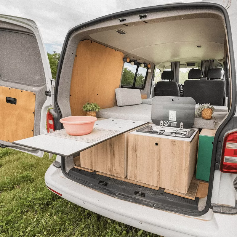 Kit meubles amovibles pour VW T7 Combeing | Aménagement intérieur ...