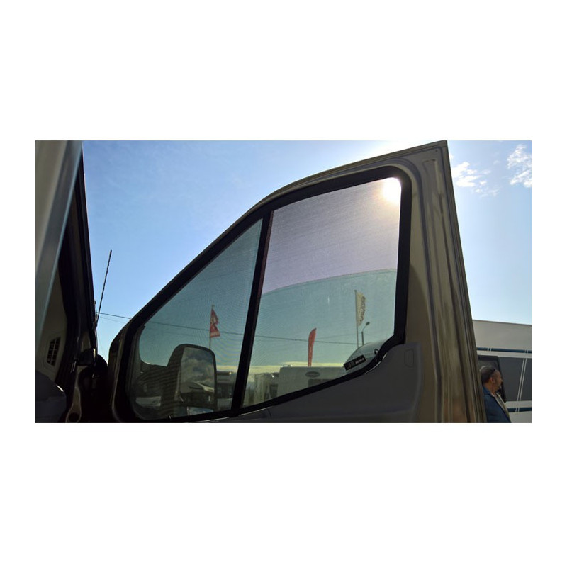 AUVIATO UV Bug Guard occultant et moustiquaire camping-car.